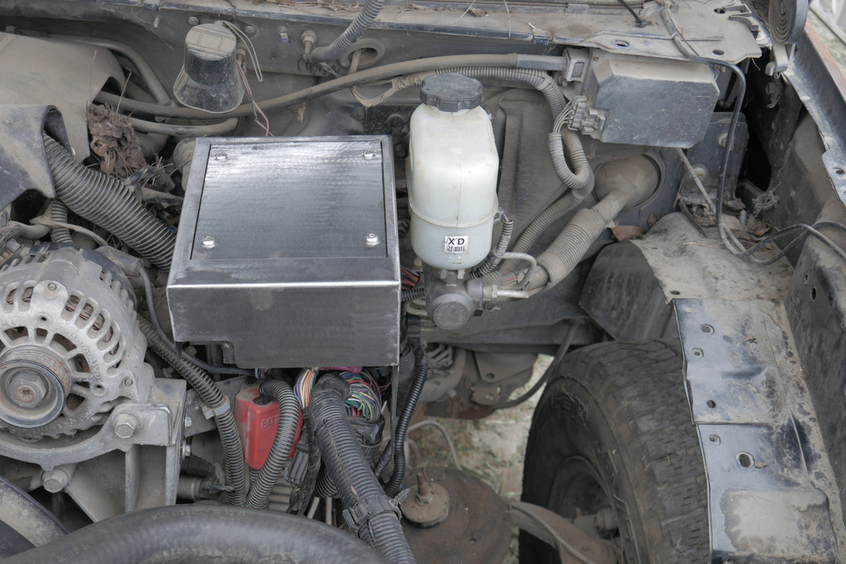 GM 1999 - 2006 Bolt On Fuse Box Relocation Kit – Castle Manufacturing